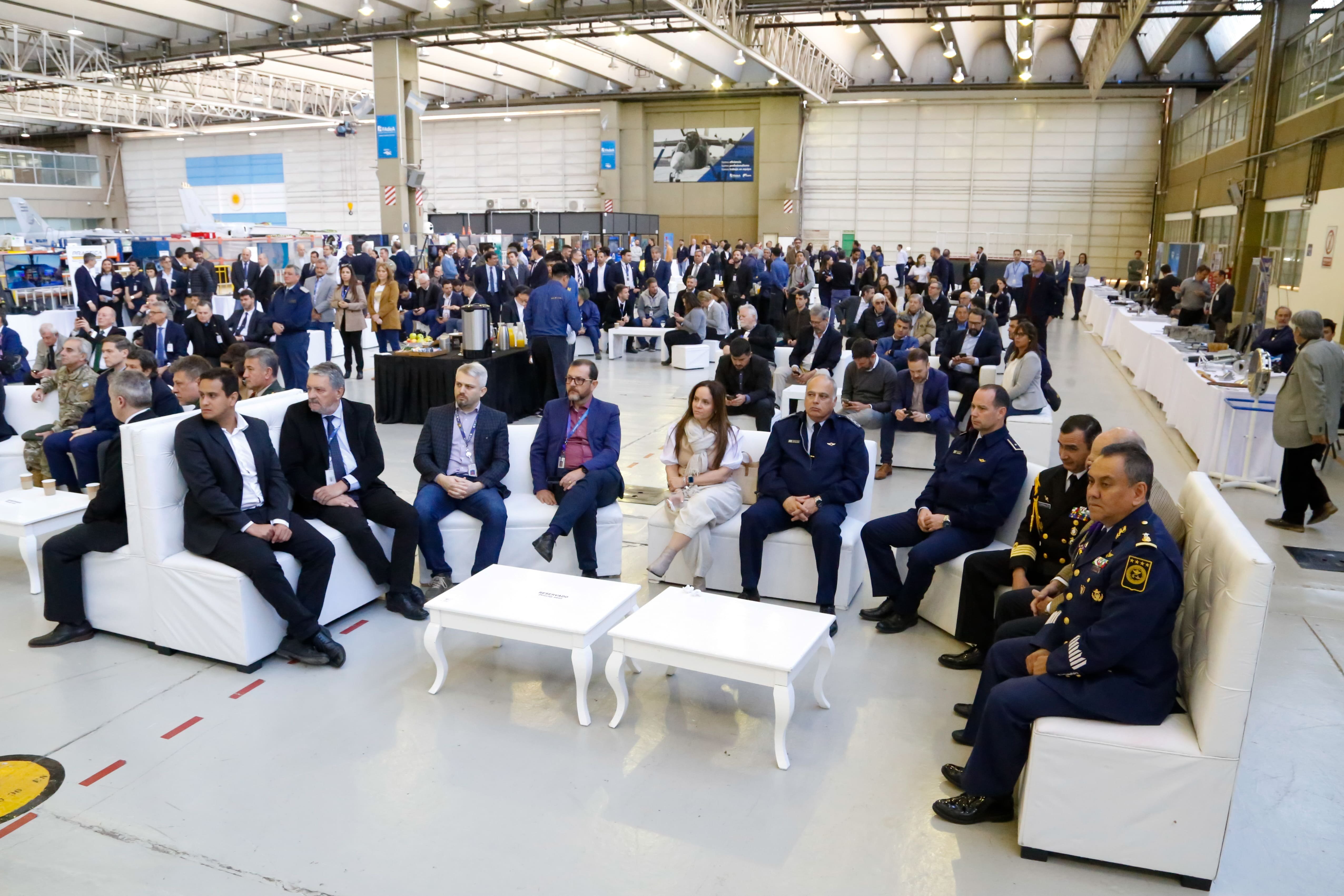 Más de 50 empresas y organismos nacionales e internacionales se ...