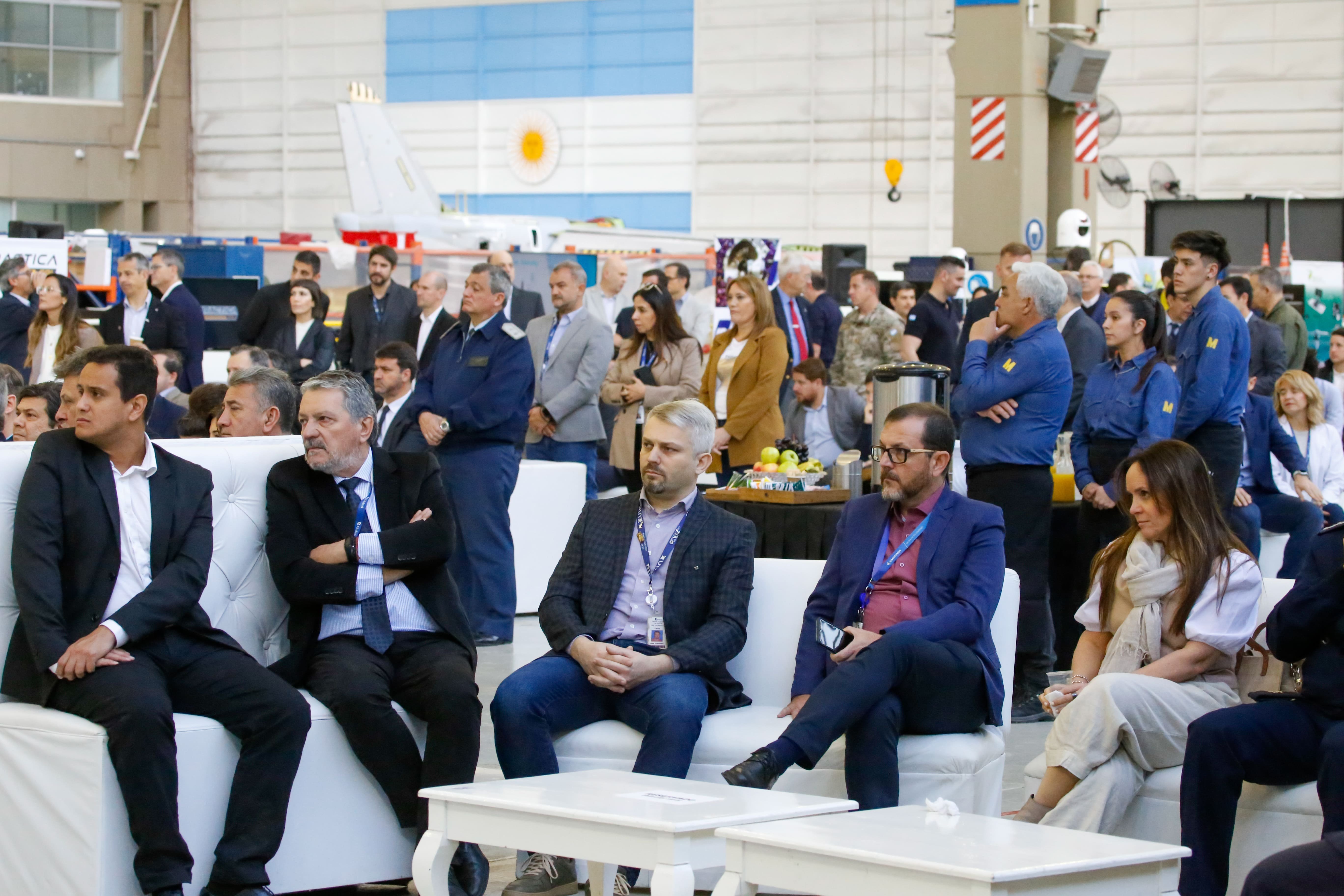 Más de 50 empresas y organismos nacionales e internacionales se ...