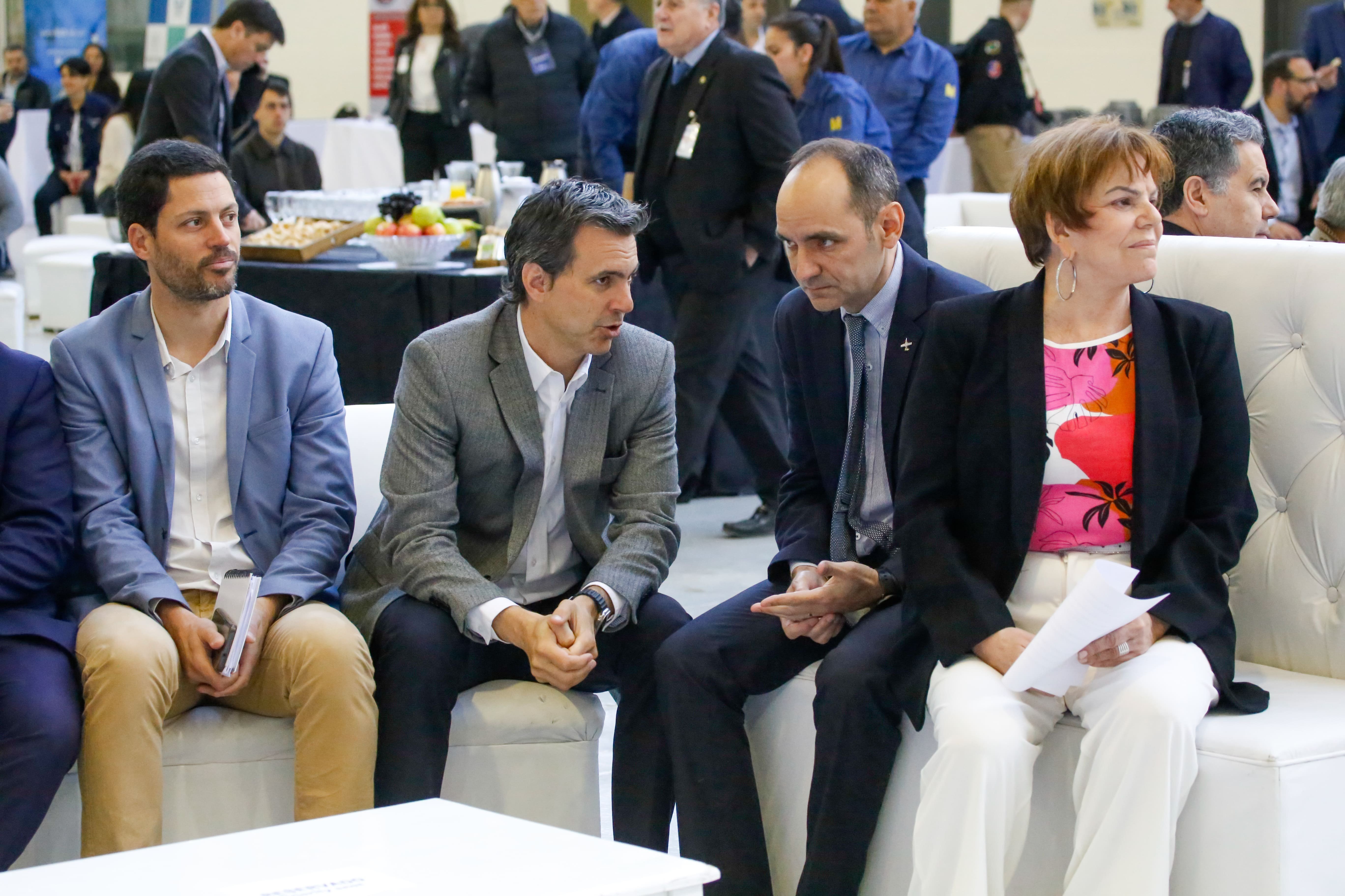 Más de 50 empresas y organismos nacionales e internacionales se ...